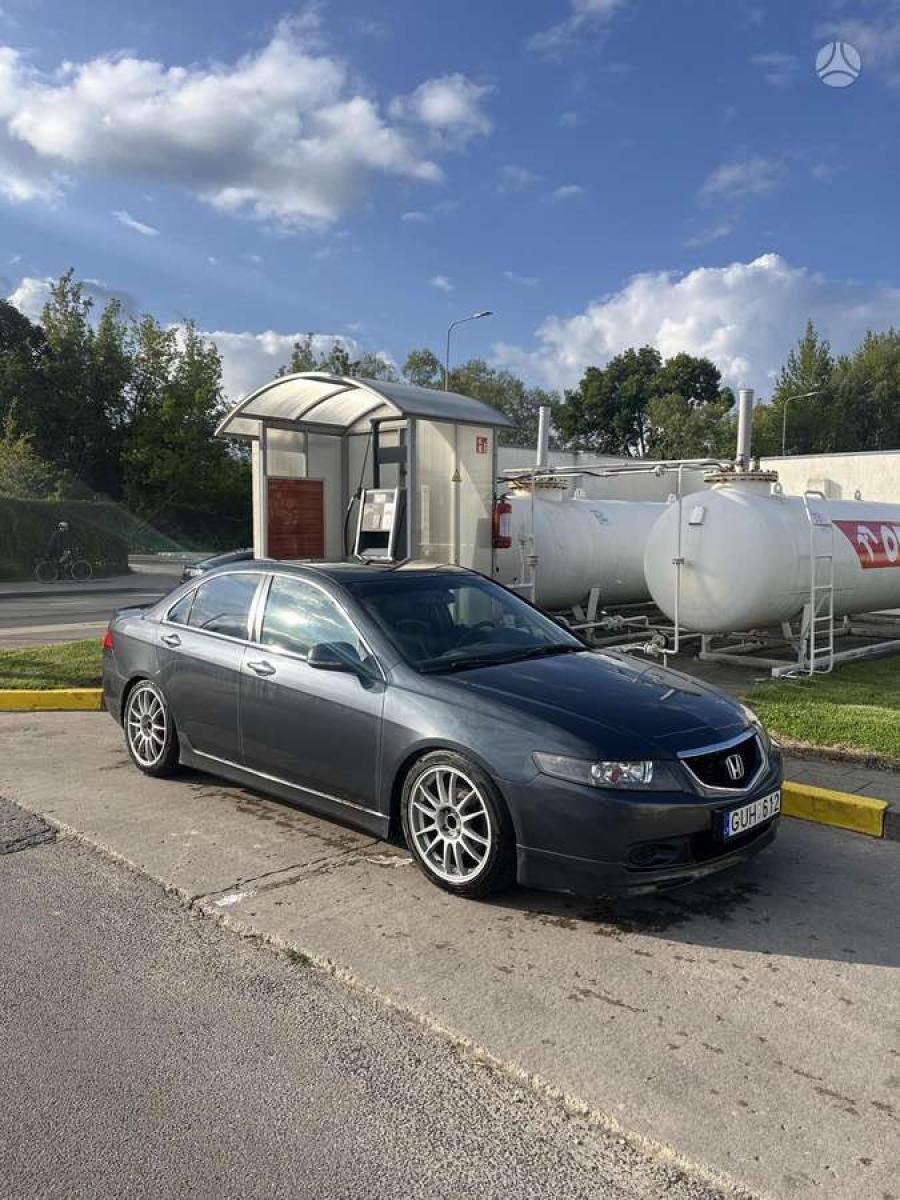 Grey Honda Accord 2003 in Vilnius, with an engine capacity of 2.35 L and mileage of 274 thousand km for 1400 €, photo 16 on AUTOMOTO.COM.LV