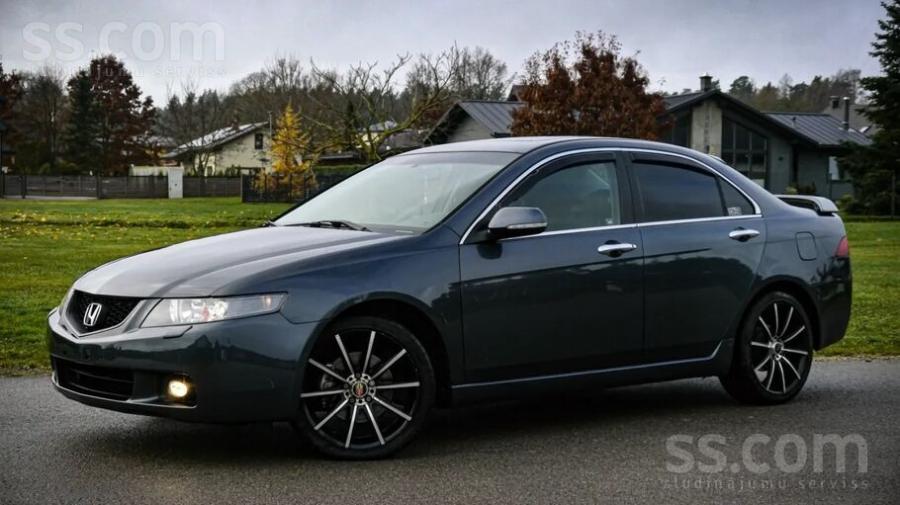 Grey Honda Accord 2004 in Riga, with an engine capacity of 2.40 L and mileage of 250 thousand km for 2850 €, photo 3 on AUTOMOTO.COM.LV