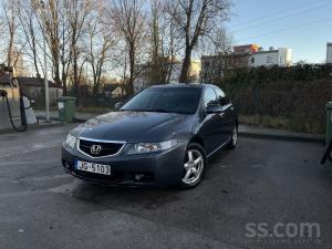 Pelēks Honda Accord 2004 Rīga, ar dzinēja tilpumu 2.20 L un nobraukumu 333 tūkst. km par 1800 €, foto  vietnē AUTOMOTO.COM.LV