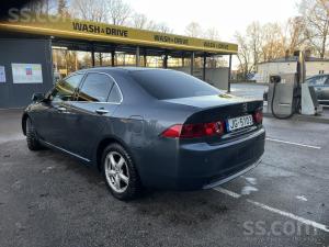 Pelēks Honda Accord 2004 Rīga, ar dzinēja tilpumu 2.20 L un nobraukumu 333 tūkst. km par 1800 €, foto 3 vietnē AUTOMOTO.COM.LV