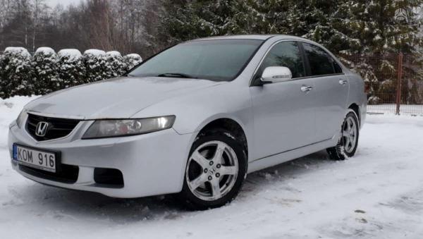 Pelēks Honda Accord 2004 Šauļi, ar dzinēja tilpumu 2.20 L un nobraukumu 450 tūkst. km par 1500 €, foto 1 vietnē AUTOMOTO.COM.LV