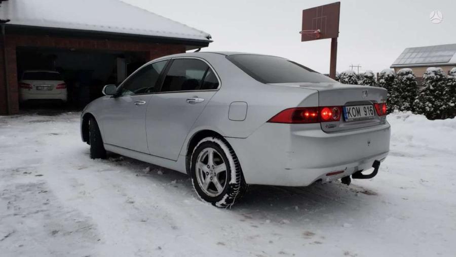 Pelēks Honda Accord 2004 Šauļi, ar dzinēja tilpumu 2.20 L un nobraukumu 450 tūkst. km par 1500 €, foto 2 vietnē AUTOMOTO.COM.LV