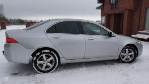 Pelēks Honda Accord 2004 Šauļi, ar dzinēja tilpumu 2.20 L un nobraukumu 450 tūkst. km par 1500 €, foto 5 vietnē AUTOMOTO.COM.LV