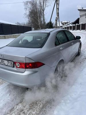 Grey Honda Accord 2004 in Vilnius, with an engine capacity of 2.00 L and mileage of 321 thousand km for 1400 €, photo 2 on AUTOMOTO.COM.LV