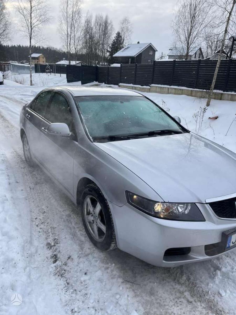 Grey Honda Accord 2004 in Vilnius, with an engine capacity of 2.00 L and mileage of 321 thousand km for 1400 €, photo 4 on AUTOMOTO.COM.LV