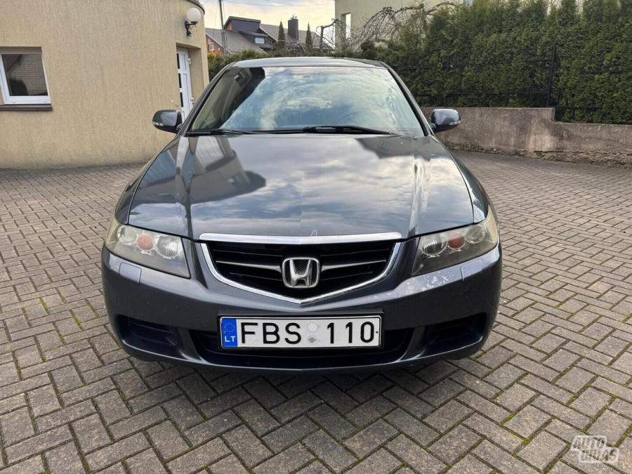 Pelēks Honda Accord 2004 Telšiai, ar dzinēja tilpumu 2.20 L un nobraukumu 329 tūkst. km par 2100 €, foto 1 vietnē AUTOMOTO.COM.LV