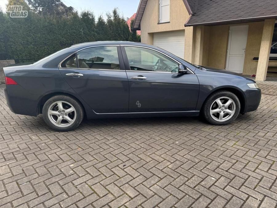 Pelēks Honda Accord 2004 Telšiai, ar dzinēja tilpumu 2.20 L un nobraukumu 329 tūkst. km par 2100 €, foto 2 vietnē AUTOMOTO.COM.LV