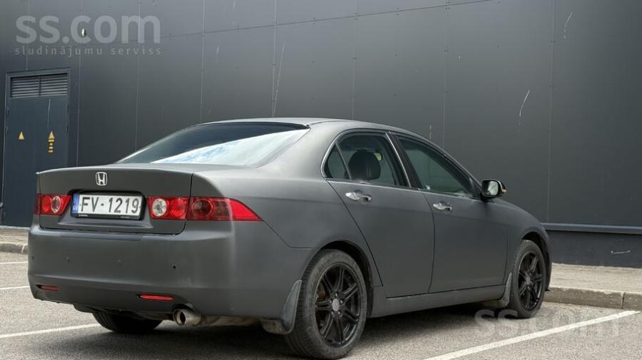 Pelēks Honda Accord 2004 Rīga, ar dzinēja tilpumu 2.00 L un nobraukumu 270 tūkst. km par 1650 €, foto 5 vietnē AUTOMOTO.COM.LV
