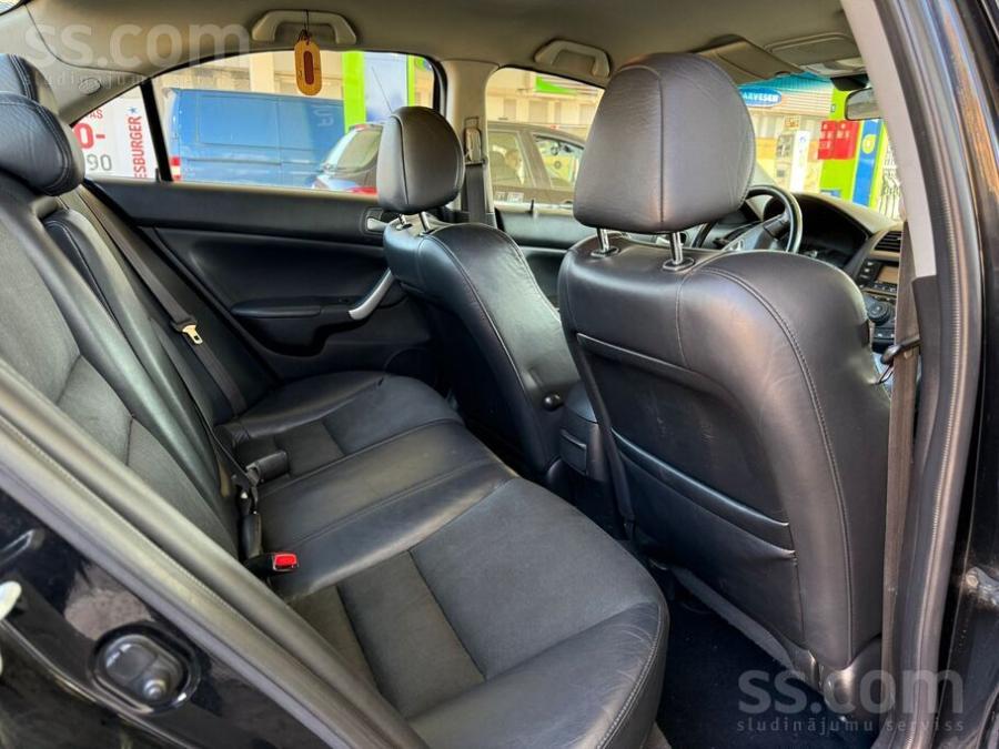 Pelēks Honda Accord 2004 Rīga, ar dzinēja tilpumu 2.00 L un nobraukumu 270 tūkst. km par 1650 €, foto 6 vietnē AUTOMOTO.COM.LV