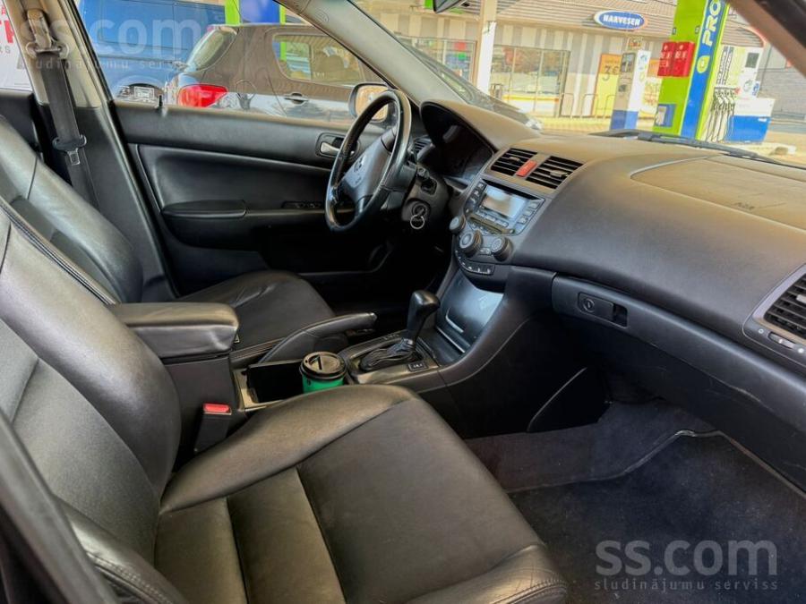 Pelēks Honda Accord 2004 Rīga, ar dzinēja tilpumu 2.00 L un nobraukumu 270 tūkst. km par 1650 €, foto 7 vietnē AUTOMOTO.COM.LV