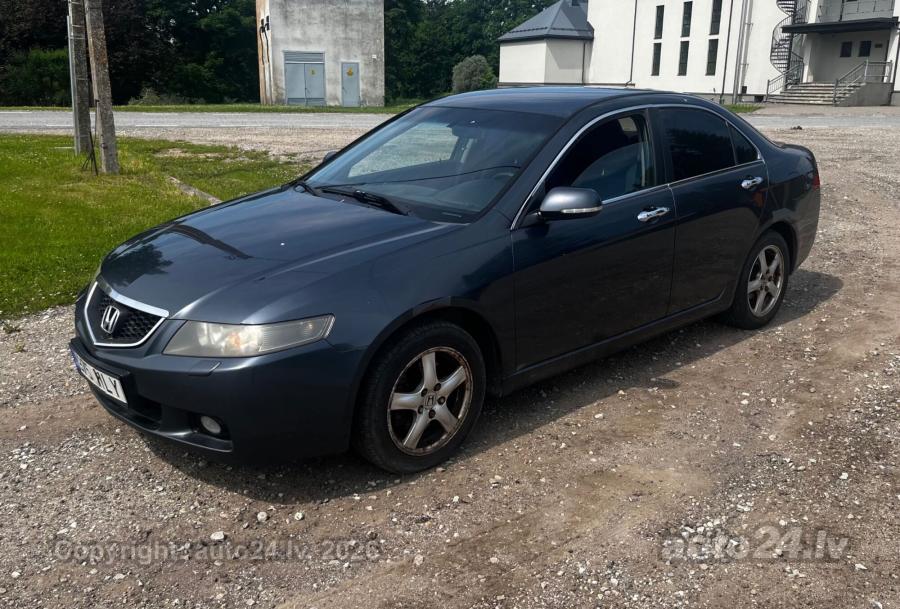 Grey Honda Accord 2004 in Tallinn, with an engine capacity of 2.00 L and mileage of 377 thousand km for 1400 €, photo 1 on AUTOMOTO.COM.LV