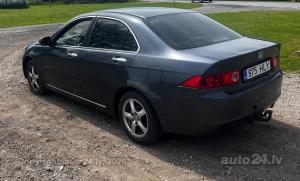 Grey Honda Accord 2004 in Tallinn, with an engine capacity of 2.00 L and mileage of 377 thousand km for 1400 €, photo 3 on AUTOMOTO.COM.LV