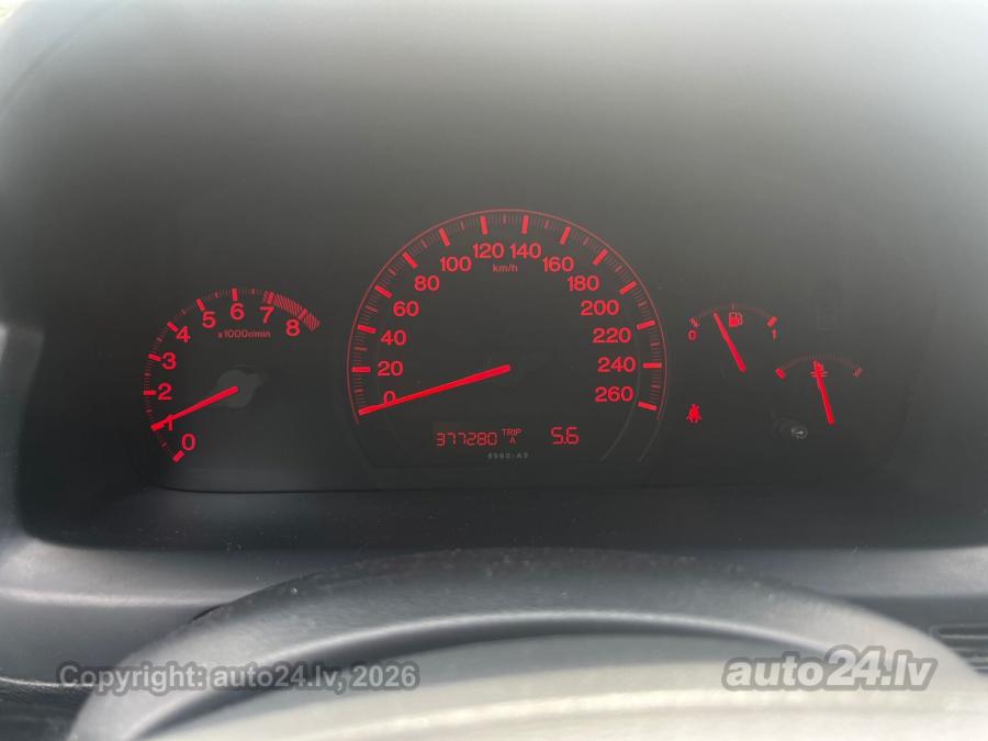 Grey Honda Accord 2004 in Tallinn, with an engine capacity of 2.00 L and mileage of 377 thousand km for 1400 €, photo 6 on AUTOMOTO.COM.LV