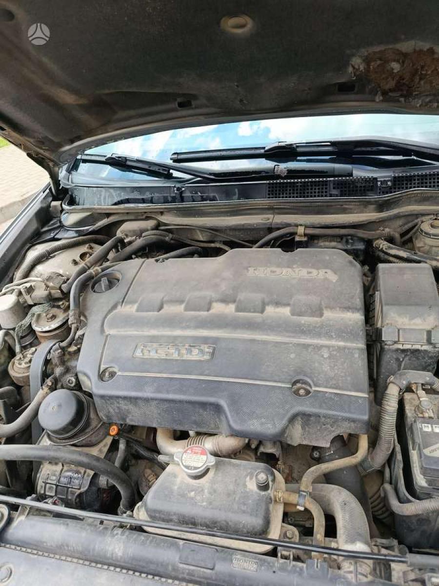 Grey Honda Accord 2004 in Vilnius, with an engine capacity of 2.20 L and mileage of 302 thousand km for 1350 €, photo 10 on AUTOMOTO.COM.LV