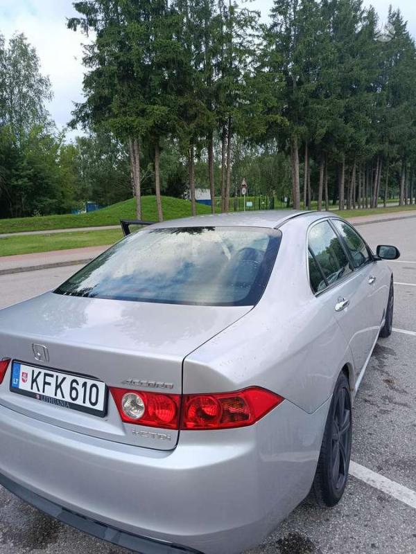 Pelēks Honda Accord 2004 Viļņa, ar dzinēja tilpumu 2.20 L un nobraukumu 302 tūkst. km par 1350 €, foto 10 vietnē AUTOMOTO.COM.LV