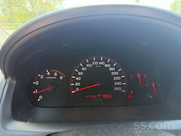 Pelēks Honda Accord 2004 Daugavpils, ar dzinēja tilpumu 2.20 L un nobraukumu 447 tūkst. km par 2000 €, foto 4 vietnē AUTOMOTO.COM.LV