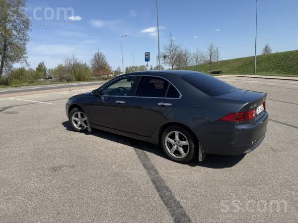 Pelēks Honda Accord 2004 Daugavpils, ar dzinēja tilpumu 2.20 L un nobraukumu 447 tūkst. km par 2000 €, foto 5 vietnē AUTOMOTO.COM.LV