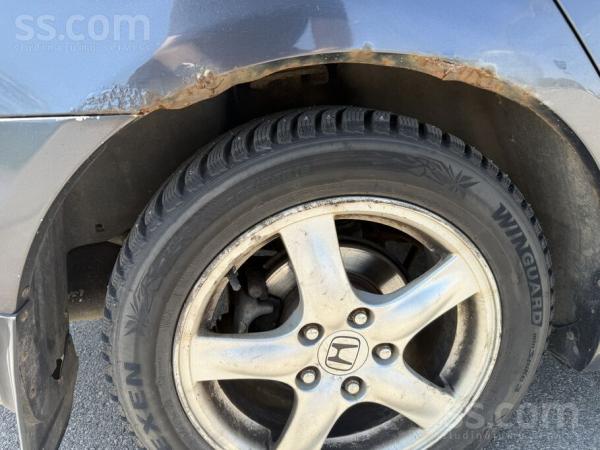 Pelēks Honda Accord 2004 Daugavpils, ar dzinēja tilpumu 2.20 L un nobraukumu 447 tūkst. km par 2000 €, foto 8 vietnē AUTOMOTO.COM.LV