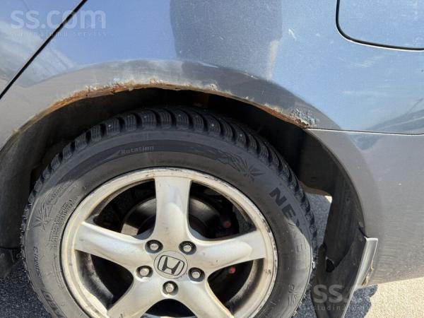 Pelēks Honda Accord 2004 Daugavpils, ar dzinēja tilpumu 2.20 L un nobraukumu 447 tūkst. km par 2000 €, foto 9 vietnē AUTOMOTO.COM.LV