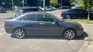 Pelēks Honda Accord 2004 Viļņa, ar dzinēja tilpumu 2.20 L un nobraukumu 284 tūkst. km par 600 €, foto 4 vietnē AUTOMOTO.COM.LV