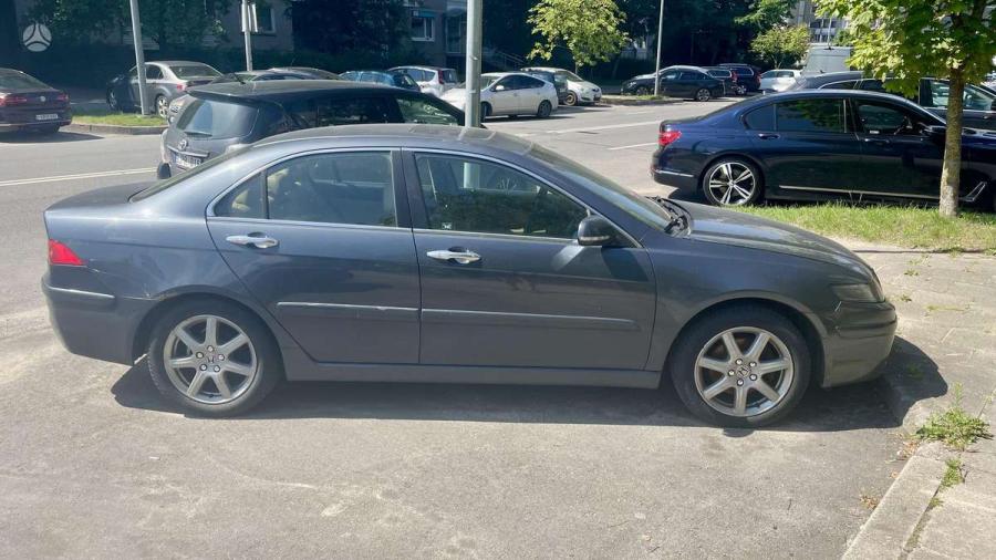 Pelēks Honda Accord 2004 Viļņa, ar dzinēja tilpumu 2.20 L un nobraukumu 284 tūkst. km par 600 €, foto 4 vietnē AUTOMOTO.COM.LV