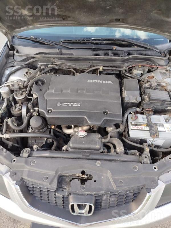 Grey Honda Accord 2004 in Jelgava, with an engine capacity of 2.20 L and mileage of 0 thousand km for 1000 €, photo 10 on AUTOMOTO.COM.LV