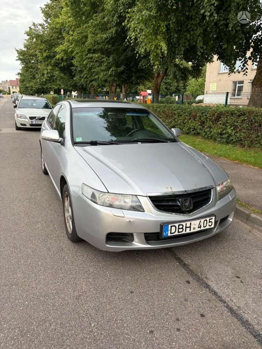 Grey Honda Accord 2004 in Klaipeda, with an engine capacity of 2.20 L and mileage of 246 thousand km for 850 €, photo 3 on AUTOMOTO.COM.LV