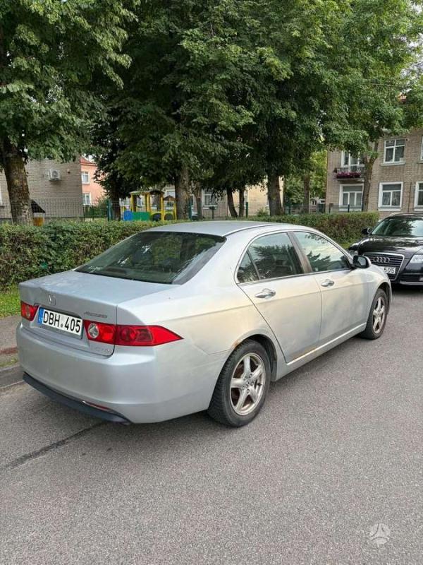 Grey Honda Accord 2004 in Klaipeda, with an engine capacity of 2.20 L and mileage of 246 thousand km for 850 €, photo 3 on AUTOMOTO.COM.LV