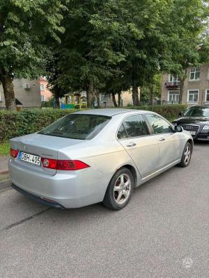 Grey Honda Accord 2004 in Klaipeda, with an engine capacity of 2.20 L and mileage of 246 thousand km for 850 €, photo 4 on AUTOMOTO.COM.LV