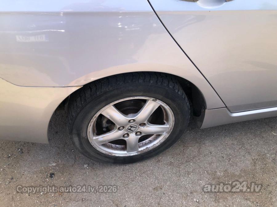 Pelēks Honda Accord 2004 Tallina, ar dzinēja tilpumu 2.00 L un nobraukumu 281 tūkst. km par 1499 €, foto 4 vietnē AUTOMOTO.COM.LV