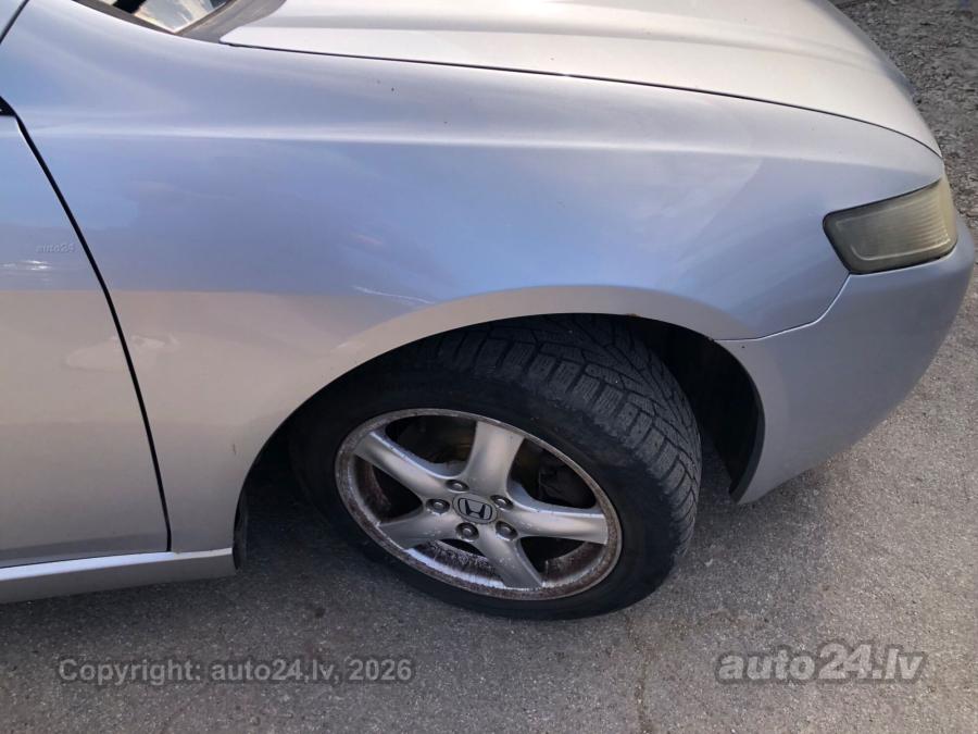 Pelēks Honda Accord 2004 Tallina, ar dzinēja tilpumu 2.00 L un nobraukumu 281 tūkst. km par 1499 €, foto 5 vietnē AUTOMOTO.COM.LV
