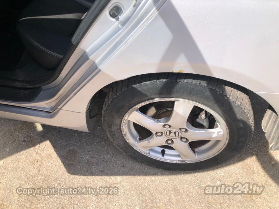 Pelēks Honda Accord 2004 Tallina, ar dzinēja tilpumu 2.00 L un nobraukumu 281 tūkst. km par 1499 €, foto 6 vietnē AUTOMOTO.COM.LV