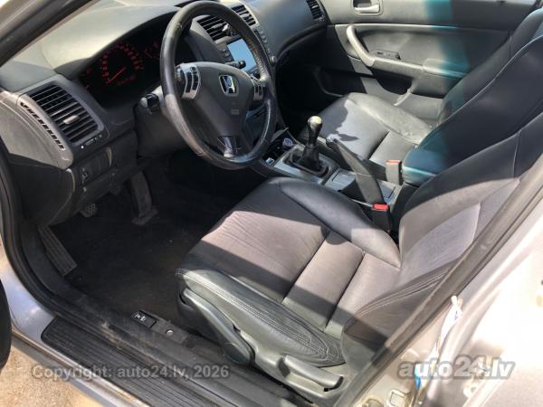 Pelēks Honda Accord 2004 Tallina, ar dzinēja tilpumu 2.00 L un nobraukumu 281 tūkst. km par 1499 €, foto 7 vietnē AUTOMOTO.COM.LV