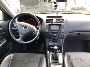 Pelēks Honda Accord 2004 Tallina, ar dzinēja tilpumu 2.00 L un nobraukumu 281 tūkst. km par 1499 €, foto 9 vietnē AUTOMOTO.COM.LV