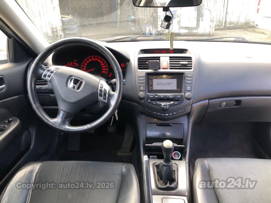 Pelēks Honda Accord 2004 Tallina, ar dzinēja tilpumu 2.00 L un nobraukumu 281 tūkst. km par 1499 €, foto 9 vietnē AUTOMOTO.COM.LV