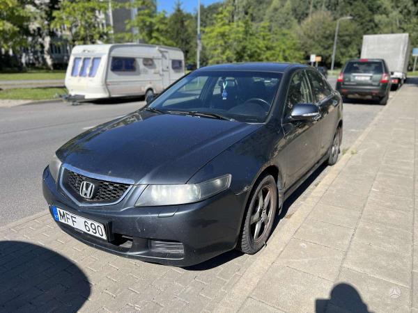Pelēks Honda Accord 2004 Viļņa, ar dzinēja tilpumu 2.00 L un nobraukumu 271 tūkst. km par 690 €, foto 1 vietnē AUTOMOTO.COM.LV