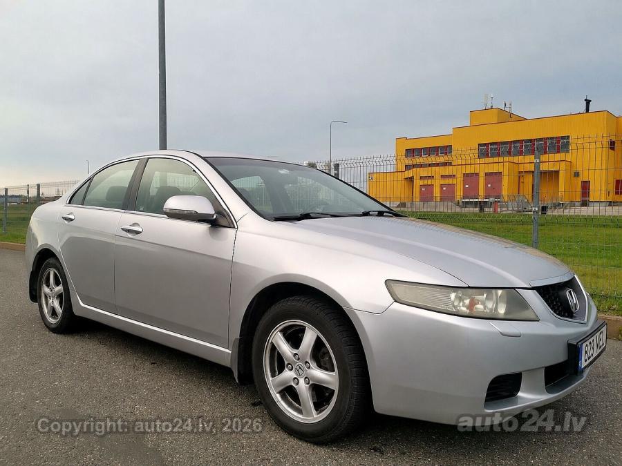 Pelēks Honda Accord 2004 Tartu, ar dzinēja tilpumu 2.00 L un nobraukumu 260 tūkst. km par 990 €, foto 3 vietnē AUTOMOTO.COM.LV