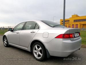 Pelēks Honda Accord 2004 Tartu, ar dzinēja tilpumu 2.00 L un nobraukumu 260 tūkst. km par 990 €, foto 4 vietnē AUTOMOTO.COM.LV