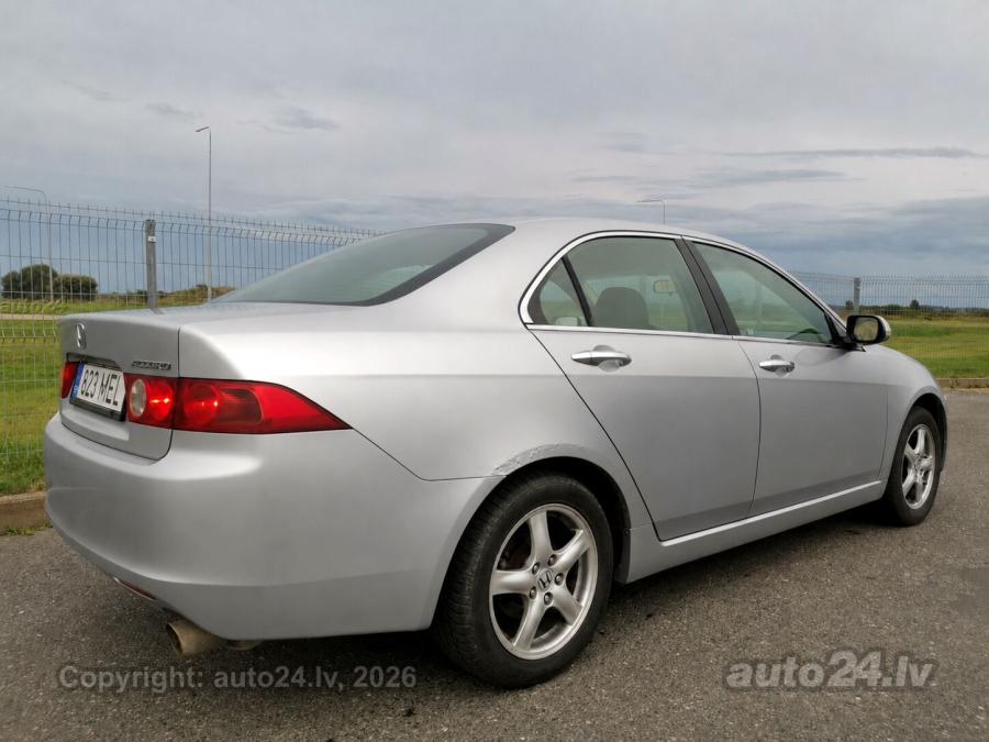 Pelēks Honda Accord 2004 Tartu, ar dzinēja tilpumu 2.00 L un nobraukumu 260 tūkst. km par 990 €, foto 5 vietnē AUTOMOTO.COM.LV