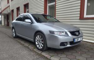 Grey Honda Accord 2004 in Ignalina, with an engine capacity of 2.20 L and mileage of 275 thousand km for 1900 €, photo  on AUTOMOTO.COM.LV