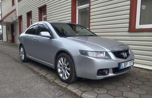 Pelēks Honda Accord 2004 Ignalina, ar dzinēja tilpumu 2.20 L un nobraukumu 275 tūkst. km par 1900 €, foto 1 vietnē AUTOMOTO.COM.LV