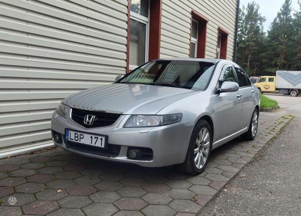 Pelēks Honda Accord 2004 Ignalina, ar dzinēja tilpumu 2.20 L un nobraukumu 275 tūkst. km par 1900 €, foto 3 vietnē AUTOMOTO.COM.LV