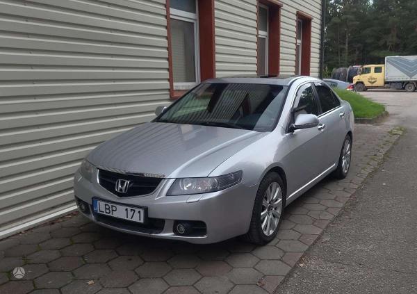 Pelēks Honda Accord 2004 Ignalina, ar dzinēja tilpumu 2.20 L un nobraukumu 275 tūkst. km par 1900 €, foto 4 vietnē AUTOMOTO.COM.LV