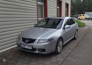 Pelēks Honda Accord 2004 Ignalina, ar dzinēja tilpumu 2.20 L un nobraukumu 275 tūkst. km par 1900 €, foto 4 vietnē AUTOMOTO.COM.LV