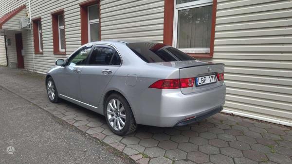 Pelēks Honda Accord 2004 Ignalina, ar dzinēja tilpumu 2.20 L un nobraukumu 275 tūkst. km par 1900 €, foto 6 vietnē AUTOMOTO.COM.LV