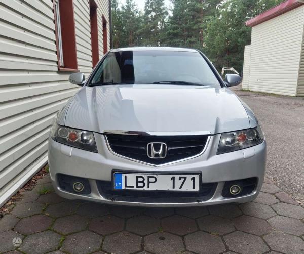 Pelēks Honda Accord 2004 Ignalina, ar dzinēja tilpumu 2.20 L un nobraukumu 275 tūkst. km par 1900 €, foto 9 vietnē AUTOMOTO.COM.LV