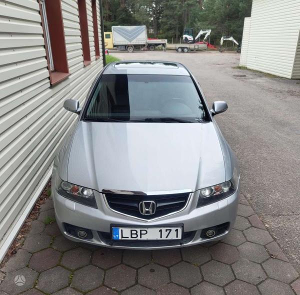 Pelēks Honda Accord 2004 Ignalina, ar dzinēja tilpumu 2.20 L un nobraukumu 275 tūkst. km par 1900 €, foto 10 vietnē AUTOMOTO.COM.LV