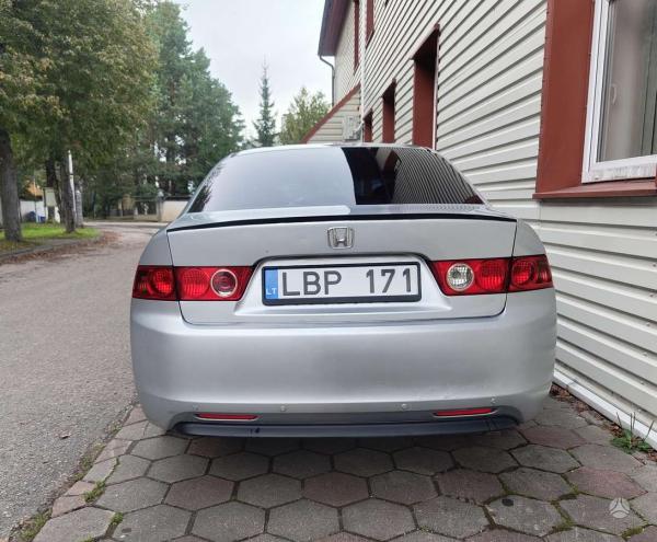 Pelēks Honda Accord 2004 Ignalina, ar dzinēja tilpumu 2.20 L un nobraukumu 275 tūkst. km par 1900 €, foto 11 vietnē AUTOMOTO.COM.LV