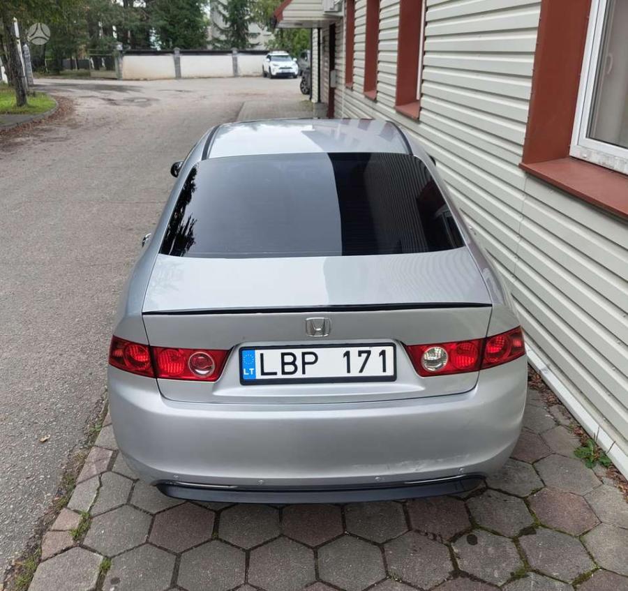 Pelēks Honda Accord 2004 Ignalina, ar dzinēja tilpumu 2.20 L un nobraukumu 275 tūkst. km par 1900 €, foto 12 vietnē AUTOMOTO.COM.LV