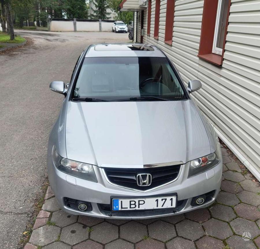 Pelēks Honda Accord 2004 Ignalina, ar dzinēja tilpumu 2.20 L un nobraukumu 275 tūkst. km par 1900 €, foto 14 vietnē AUTOMOTO.COM.LV